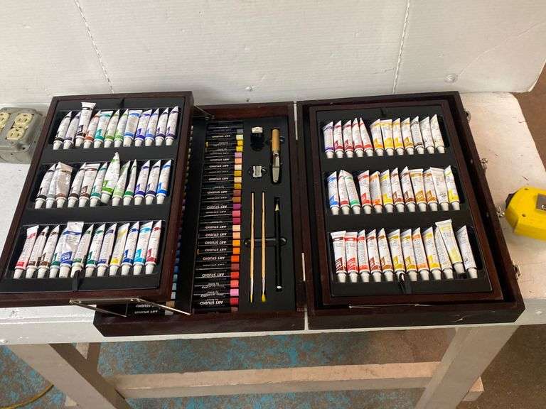 LARGE ART STUDIO CASE - Isabell Auction