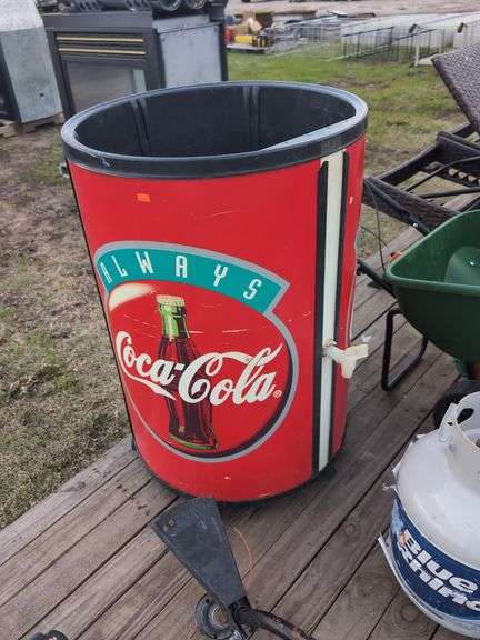(OUT) ROLL AROUND COCA-COLA ICE BIN - Isabell Auction