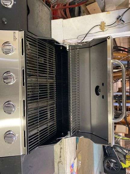 CHAR-BROIL 5-BURNER GRILL LIKE-NEW - Isabell Auction