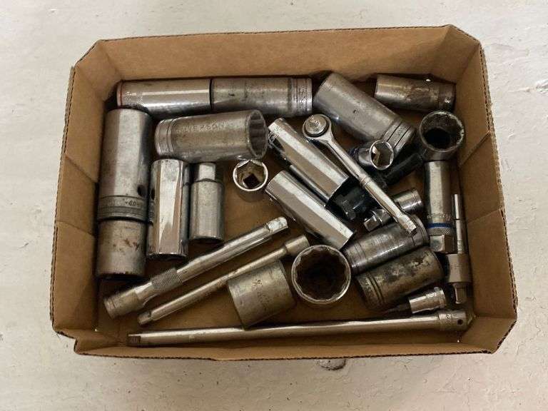 ASSORTED DEEP SOCKETS AND SOCKET EXTENSION TOOLS( SOME CRAFTSMAN, SK ...