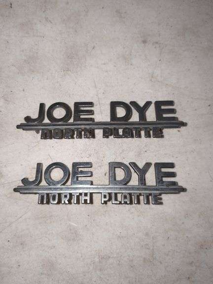 PAIR OF VINTAGE JOE DYE NORTH PLATTE EMBLEMS - Isabell Auction