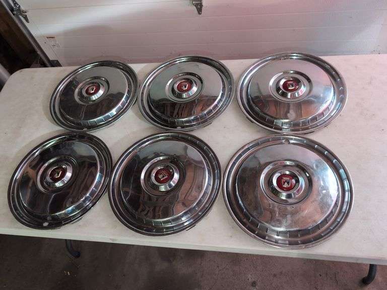 6-PC. VINTAGE HUBCAPS SET - Isabell Auction