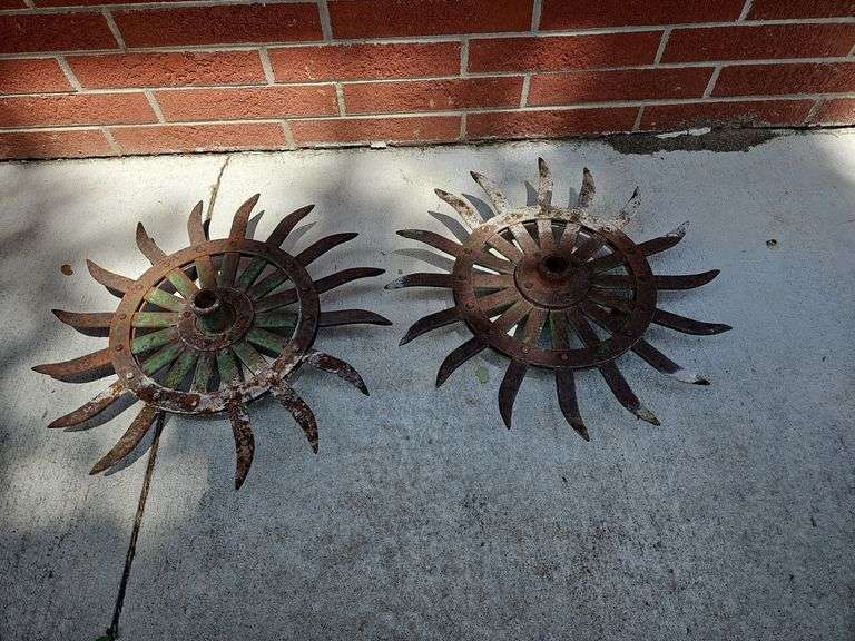 PAIR OF VINTAGE ROTARY WHEELS - Isabell Auction