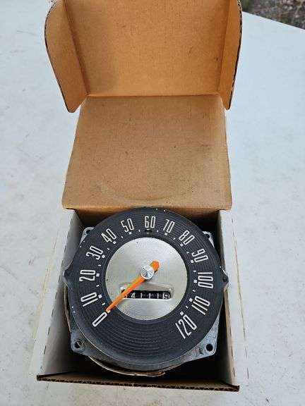 VINTAGE SPEEDOMETER - Isabell Auction