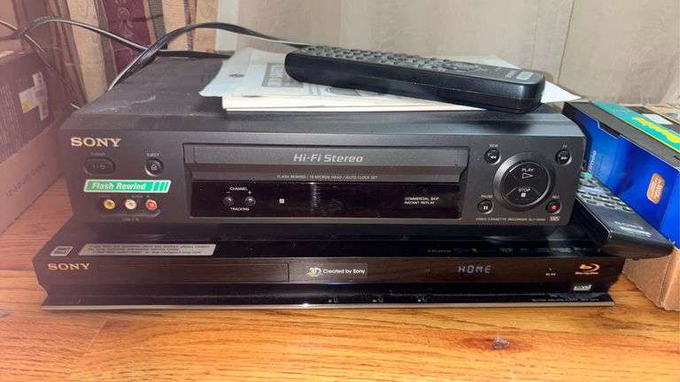 SONY BLU-RAY DISC PLAYER WITH REMOTE( COMES ON) SONY VCR WITH REMOTE ...