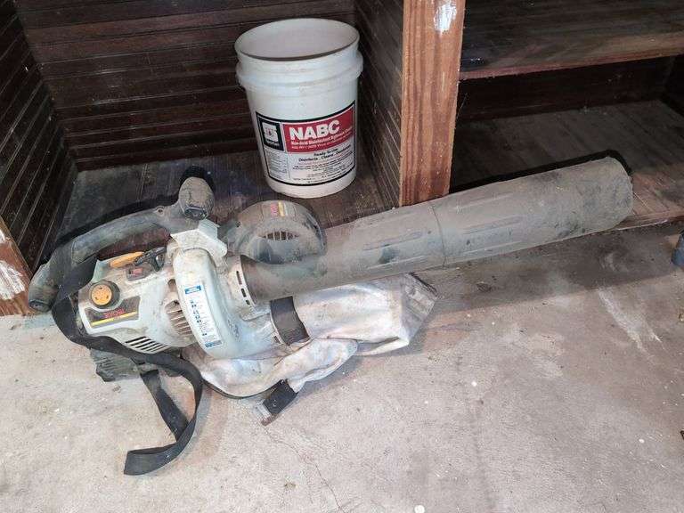 RYOBI 31CC GAS BLOWER/VAC (TURNS OVER) - Isabell Auction
