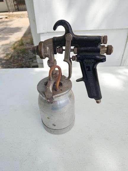 BINKS MODEL 7 PAINT GUN - Isabell Auction
