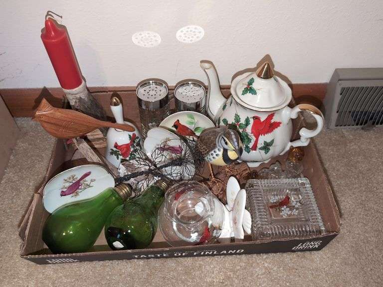 LOT OF ASST'D COLLECTIBLES - Isabell Auction