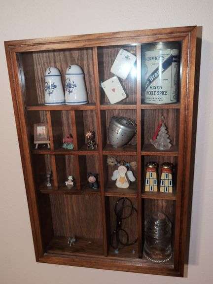 WALL MOUNT SHADOW BOX WITH ASST'D COLLECTIBLES, & DECORATIVE BIRD PLATE ...