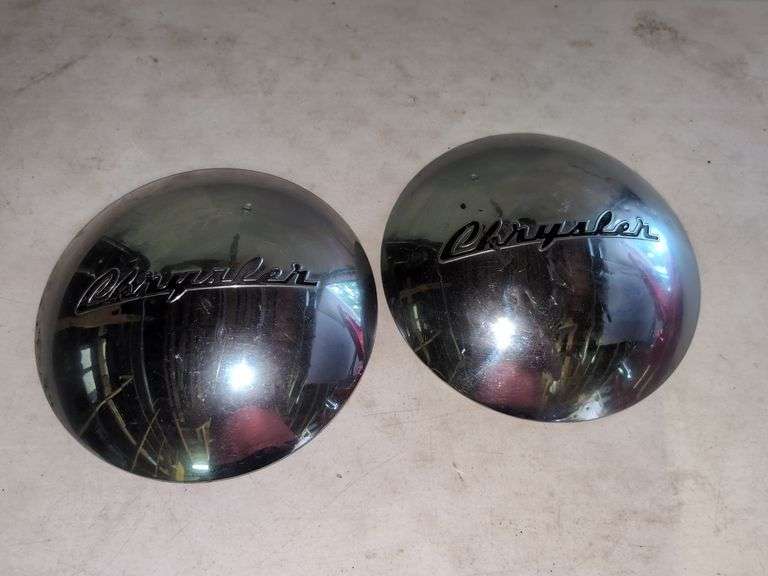 PAIR OF VINTAGE CHRYSLER CENTER CAPS - Isabell Auction
