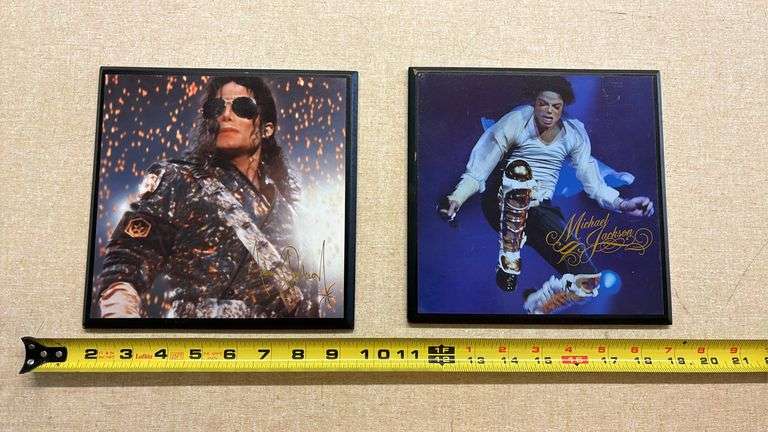 2-CT. MICHAEL JACKSON WALL PLAQUES - Isabell Auction