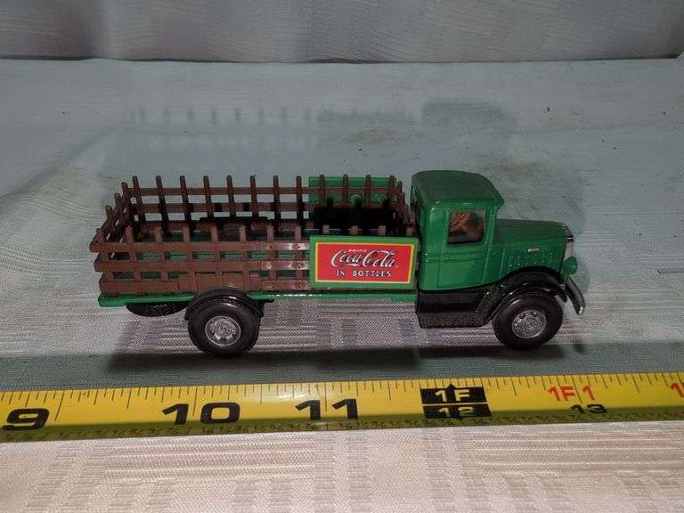 MACK BM DIECAST TRUCK MODEL - Isabell Auction