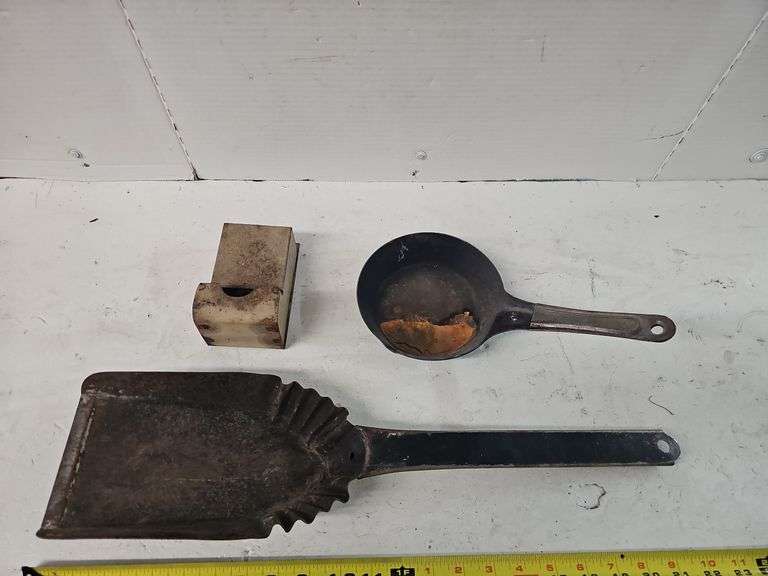 MATCH HOLDER, COOL HANDLE PAN, COAL SHOVEL - Isabell Auction