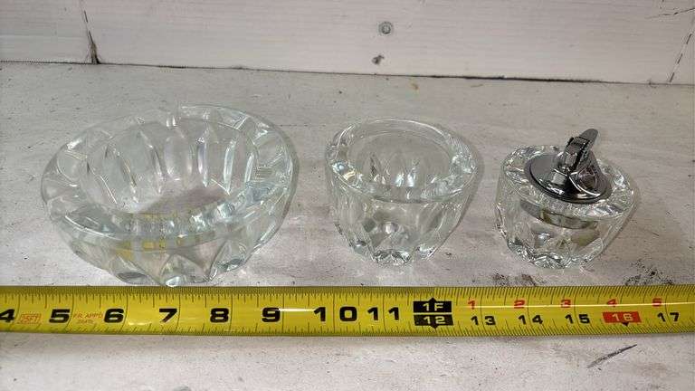 3 PIECE CRYSTAL SMOKE SET - Isabell Auction