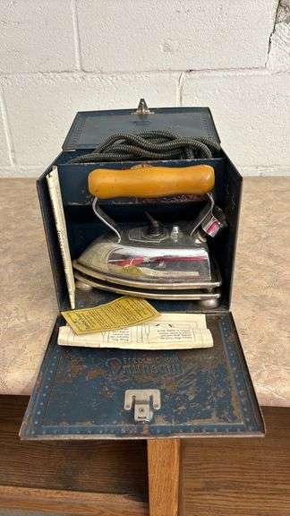 SUNBEAM ELECTRIC IRON IN METAL CASE (GETS HOT) - Isabell Auction