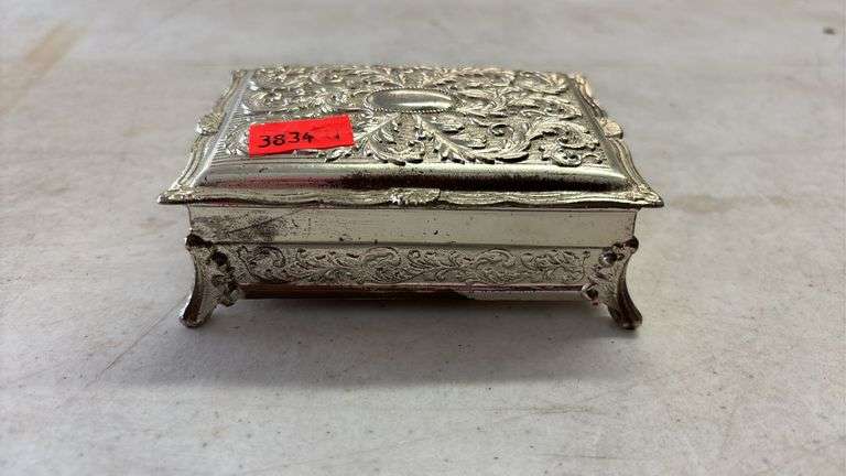 SMALL SILVERPLATE JEWELRY BOX - Isabell Auction