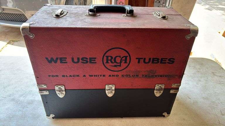 VINTAGE RCA TUBE CASE WITH TUBES & FUSES FOR BLACK AND WHITE AND ...