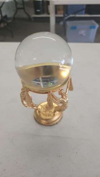 3.75" WIDE GLASS BALL & STAND - Isabell Auction