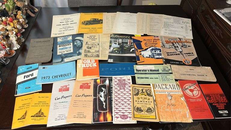 ASSORTED VINTAGE OPERATORS MANUALS, CAR PAPERS, SERVICE MANUALS, ETC ...