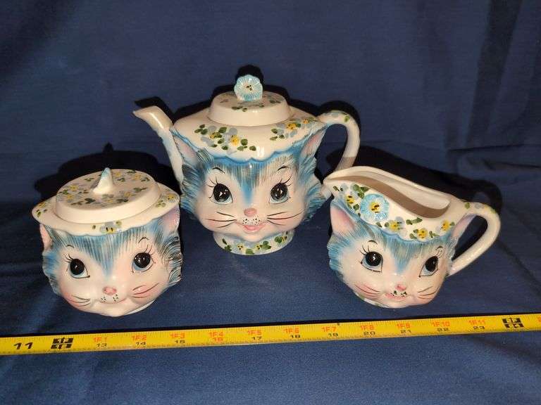 LEFTON KITTY CAT TEAPOT & CREAMER/SUGAR SET - Isabell Auction