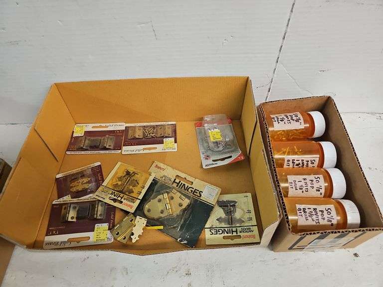 ASSORTED HINGES & POP RIVETS - Isabell Auction