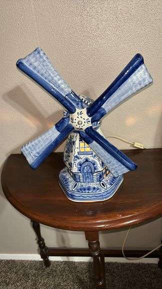14”T LIGHT-UP DELFT WINDMILL LAMP - Isabell Auction