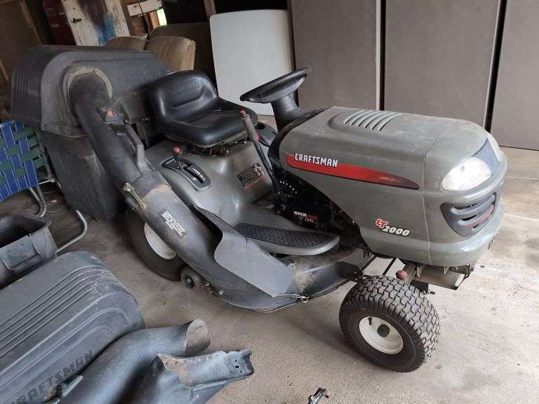 CRAFTSMAN LT 2000 17HP RIDING LAWN TRACTOR WITH 42" MOWER DECK & REAR ...