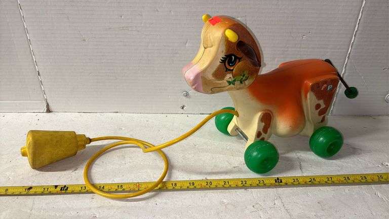 VINTAGE FISHER PRICE PULL TOY MOO WORKS - Isabell Auction