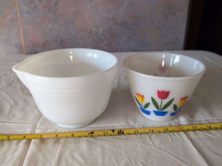 VINTAGE PYREX & FIRE-KING GLASS BOWLS - Isabell Auction