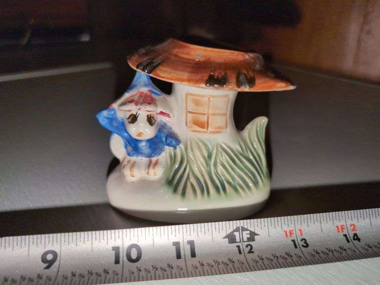 (VINTAGE OCCUPIED JAPAN VASE - Isabell Auction
