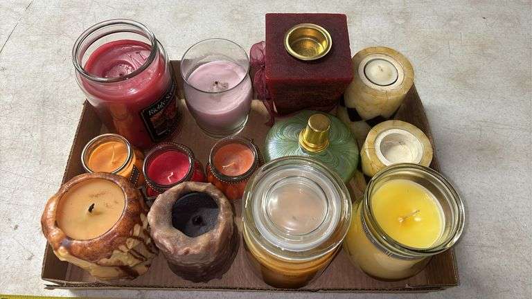 ASSORTED CANDLES - Isabell Auction