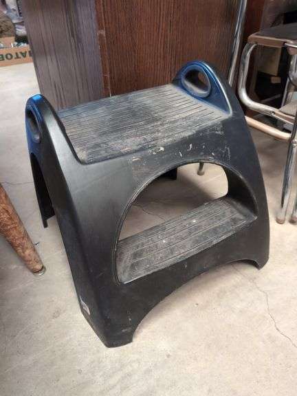 2-STEP STEP STOOL - Isabell Auction