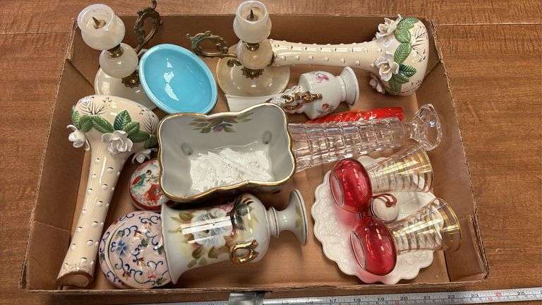 ASSORTED VASES, MARBLE CANDLESTICKS, HOME DECY - Isabell Auction