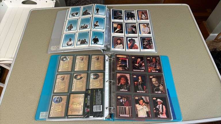 (D) 2-ALBUMS OF COUNTRY WESTERN SINGERS TRADING CARDS - Isabell Auction