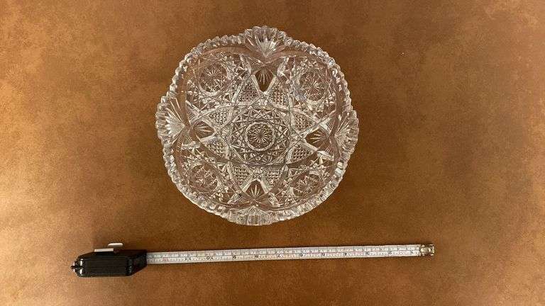 8” CRYSTAL BOWL - Isabell Auction