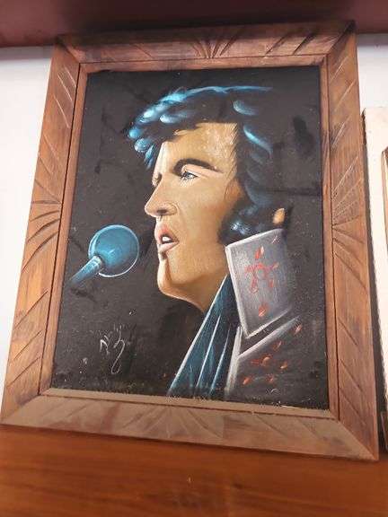 18" X 23" FELT ELVIS PICTURE - Isabell Auction