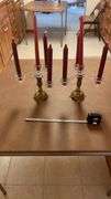 GLASS AND BRASS CANDLESTICKS - Isabell Auction