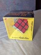 VINTAGE RUBIK'S CUBE IN ORIGINAL PACKAGE - Isabell Auction