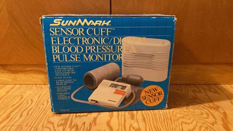 SUNMARK SENSOR CUFF BLOOD PRESSURE & PULSE MONITOR - Isabell Auction