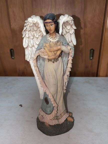 18" TALL NATIVE AMERICAN STATUE - Isabell Auction
