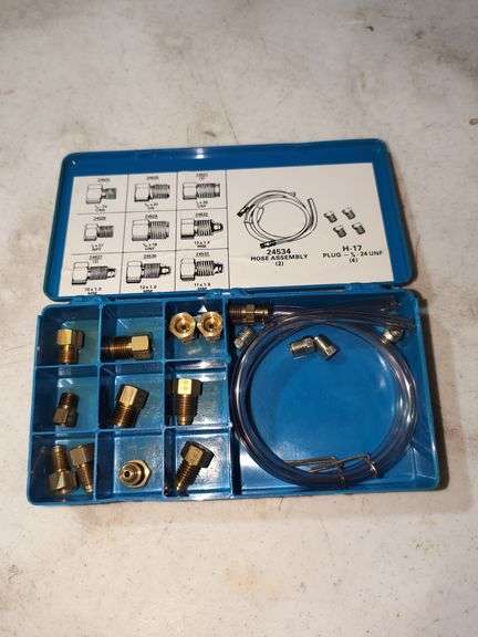 (G) NAPA MASTER CYLINDER BENCH BLEEDER KIT - Isabell Auction