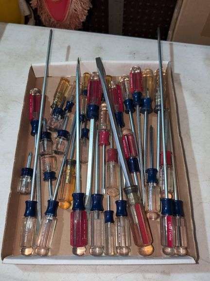 (G) ASST'D CRAFTSMAN PHILLIPS & STRAIGHT HEAD SCREWDRIVERS - Isabell Auction