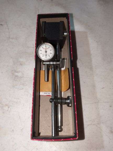 (G) STARRETT DIAL INDICATOR WITH MAGNETIC BASE HOLDER - Isabell Auction