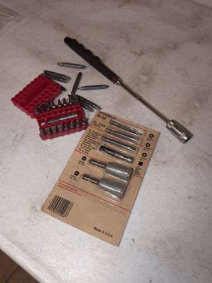(K) ASST'D DRIVER BITS & TELESCOPING MAGNET - Isabell Auction