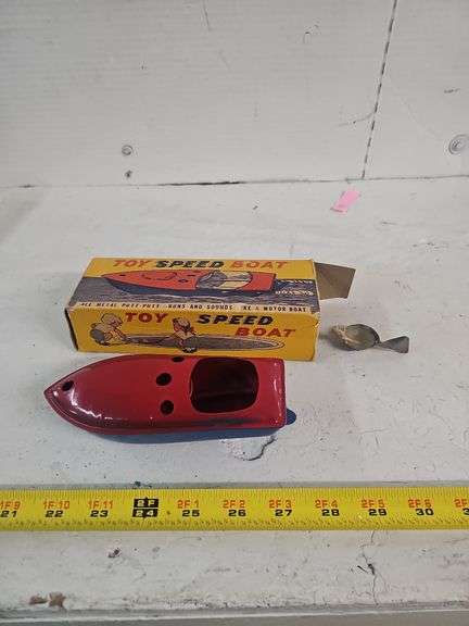 SPEC8ALTY SALES CORP. VINTAGE METAL TOY SPEED BOAT - Isabell Auction