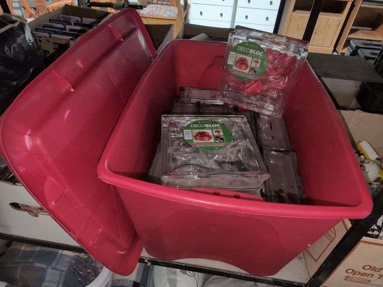STORAGE TOTE WITH LID & (11) DECOBLOC CRAFTING GLASS BLOCKS - Isabell ...