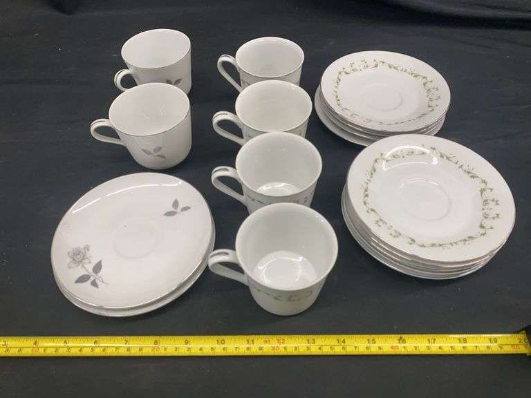 SHEFFIELD AND QUEENS ROYAL DISHWARE - Isabell Auction