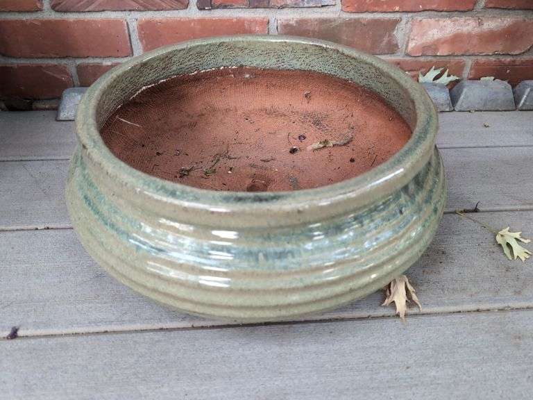 (OUT) 14" PLANTER - Isabell Auction