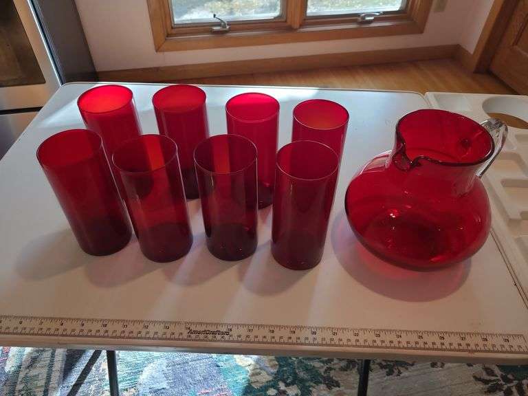 (K) VINTAGE RED GLASS PITCHER AND TUMBLERS SET - Isabell Auction