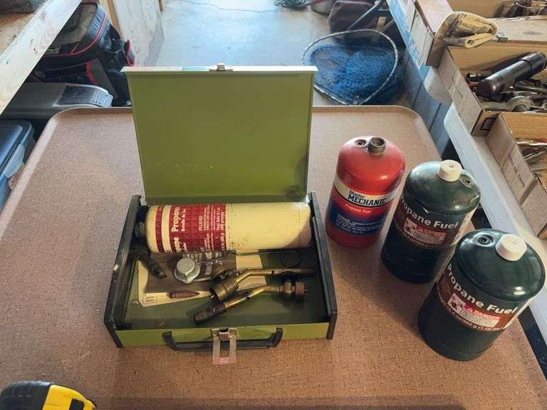 (G) BERNZOMATIC JET TORCH KIT WITH EXTRA FUEL TANKS - Isabell Auction